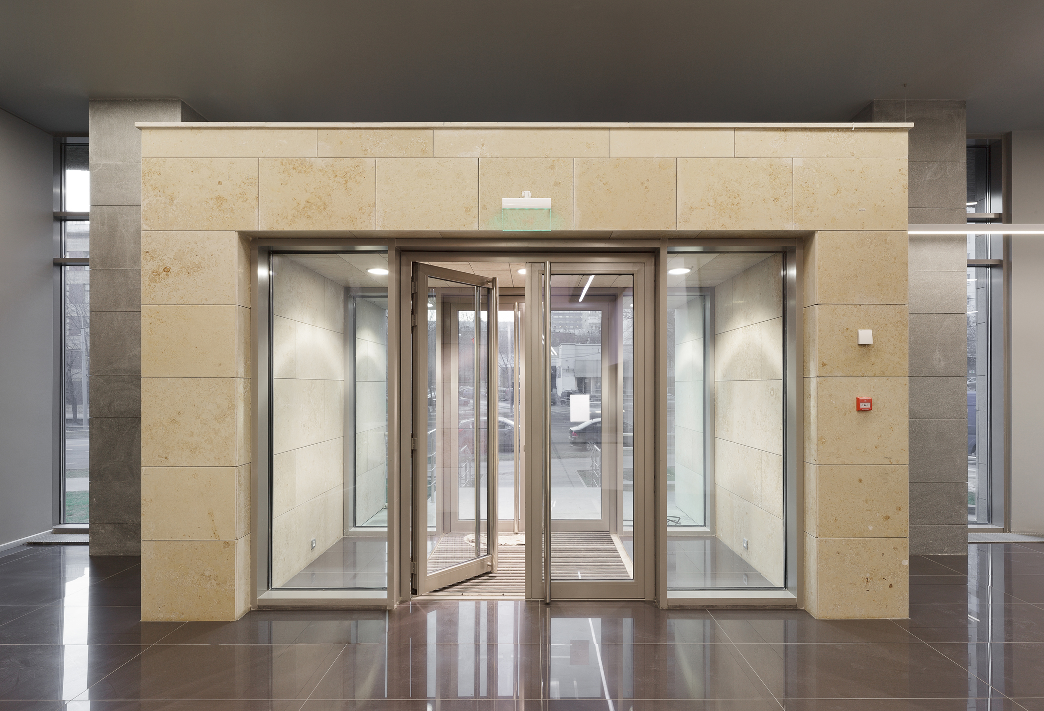 How do Interlocking Door Systems Work? - The Security Professionals